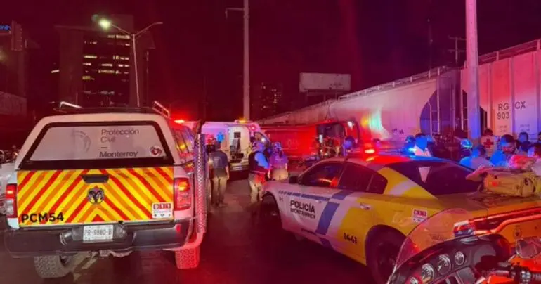 Choque entre tren y autobús en Monterrey deja un muerto y 25 heridos – DiarioRedes